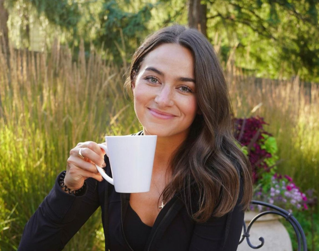 Natalie Dillon Shares Her Love Of Minnesota Online, And Embraces Winter ...